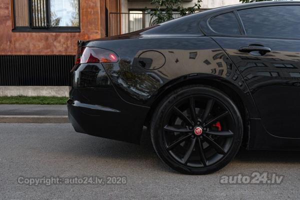 Black Jaguar XF 2014 in Tallinn, with an engine capacity of 3.00 L and mileage of 220 thousand km for 11200 €, photo 6 on AUTOMOTO.COM.LV