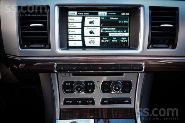 Black Jaguar XF 2014 in Riga, with an engine capacity of 2.20 L and mileage of 277 thousand km for 6990 €, photo 6 on AUTOMOTO.COM.LV