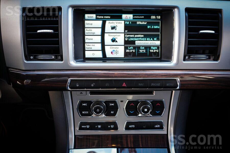 Black Jaguar XF 2014 in Riga, with an engine capacity of 2.20 L and mileage of 277 thousand km for 6990 €, photo 7 on AUTOMOTO.COM.LV