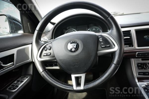 Black Jaguar XF 2014 in Riga, with an engine capacity of 2.20 L and mileage of 277 thousand km for 6990 €, photo 7 on AUTOMOTO.COM.LV