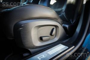 Black Jaguar XF 2014 in Riga, with an engine capacity of 2.20 L and mileage of 277 thousand km for 6990 €, photo 17 on AUTOMOTO.COM.LV