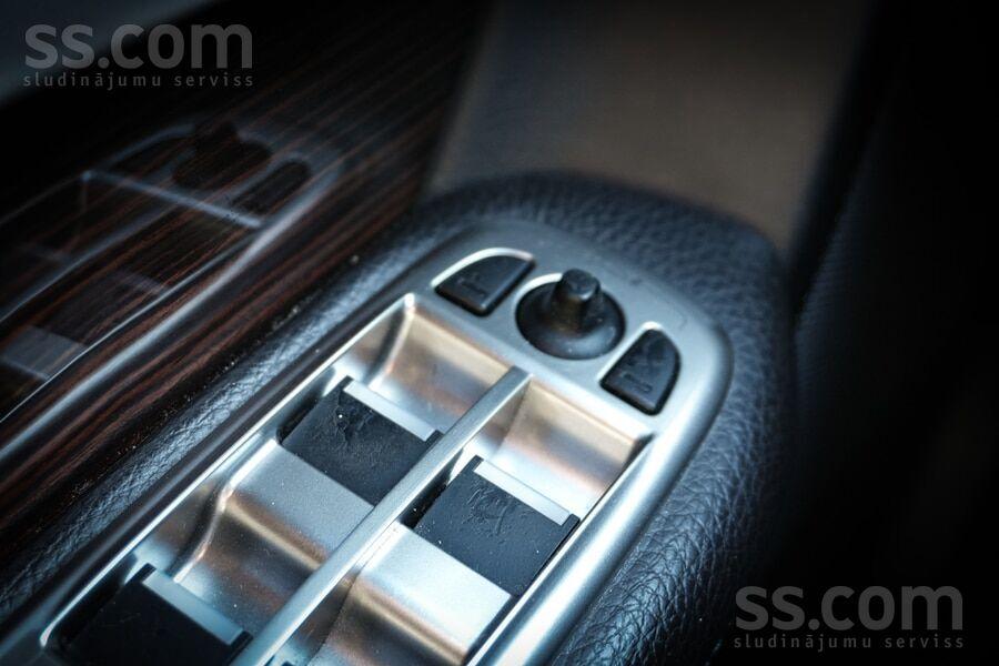 Black Jaguar XF 2014 in Riga, with an engine capacity of 2.20 L and mileage of 277 thousand km for 6990 €, photo 20 on AUTOMOTO.COM.LV