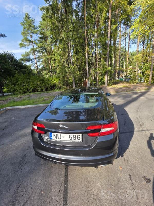Black Jaguar XF 2014 in Riga, with an engine capacity of 2.20 L and mileage of 218 thousand km for 7000 €, photo 3 on AUTOMOTO.COM.LV