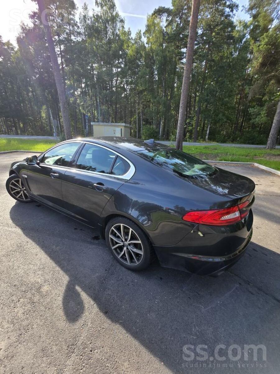 Black Jaguar XF 2014 in Riga, with an engine capacity of 2.20 L and mileage of 218 thousand km for 7000 €, photo 5 on AUTOMOTO.COM.LV