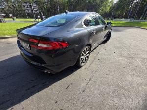 Black Jaguar XF 2014 in Riga, with an engine capacity of 2.20 L and mileage of 218 thousand km for 7000 €, photo 9 on AUTOMOTO.COM.LV