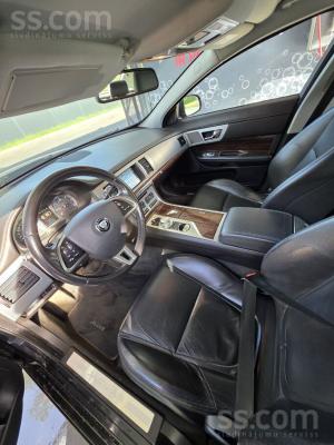 Black Jaguar XF 2014 in Riga, with an engine capacity of 2.20 L and mileage of 218 thousand km for 7000 €, photo 10 on AUTOMOTO.COM.LV
