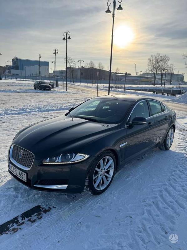 Black Jaguar XF 2015 in Klaipeda, with an engine capacity of 2.18 L and mileage of 128 thousand km for 10800 €, photo 2 on AUTOMOTO.COM.LV