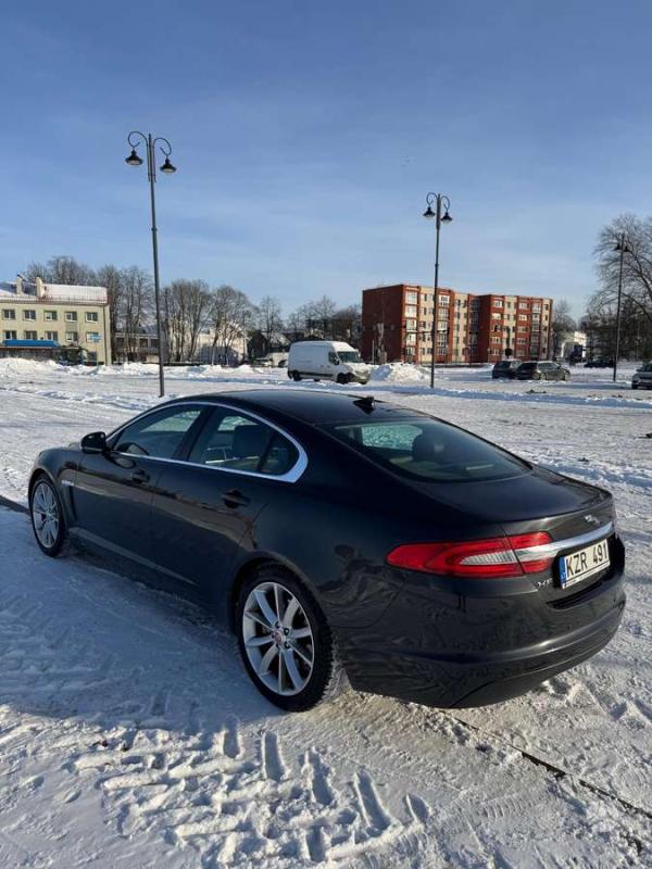 Black Jaguar XF 2015 in Klaipeda, with an engine capacity of 2.18 L and mileage of 128 thousand km for 10800 €, photo 3 on AUTOMOTO.COM.LV