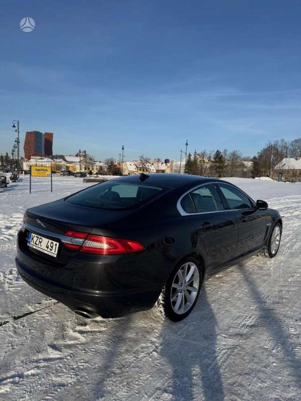 Black Jaguar XF 2015 in Klaipeda, with an engine capacity of 2.18 L and mileage of 128 thousand km for 10800 €, photo 4 on AUTOMOTO.COM.LV