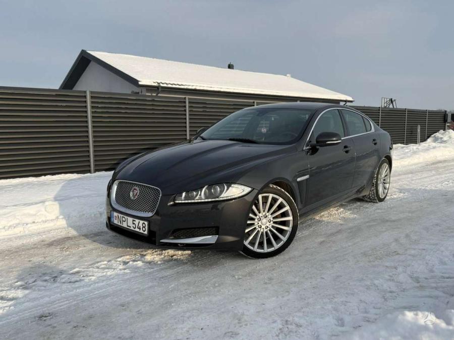 Melns Jaguar XF 2015 Kretinga, ar dzinēja tilpumu 2.99 L un nobraukumu 219 tūkst. km par 8300 €, foto 1 vietnē AUTOMOTO.COM.LV