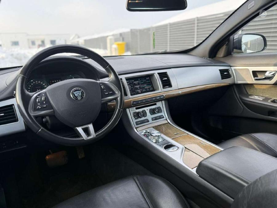 Melns Jaguar XF 2015 Kretinga, ar dzinēja tilpumu 2.99 L un nobraukumu 219 tūkst. km par 8300 €, foto 15 vietnē AUTOMOTO.COM.LV