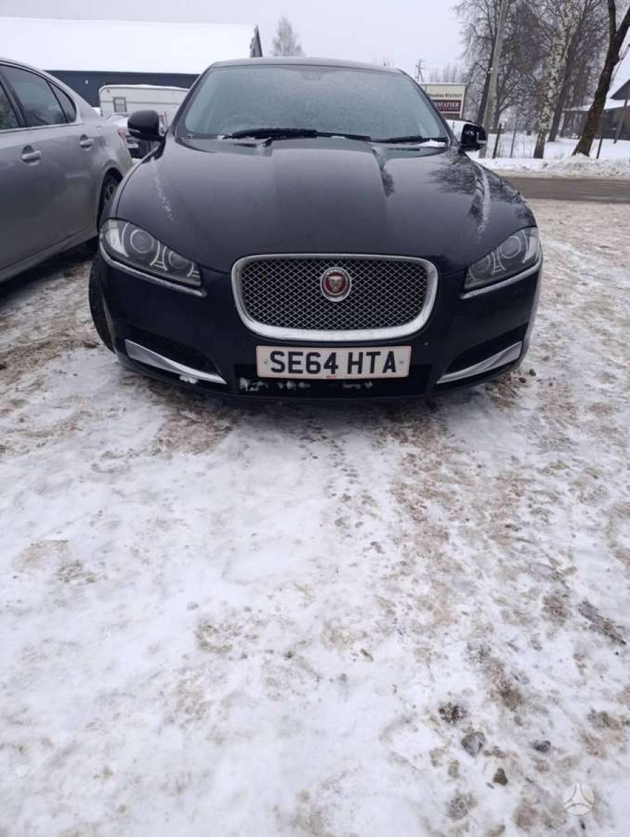 Black Jaguar XF 2015 in Taurage, with an engine capacity of 2.18 L and mileage of 180 thousand km for 3150 €, photo 2 on AUTOMOTO.COM.LV
