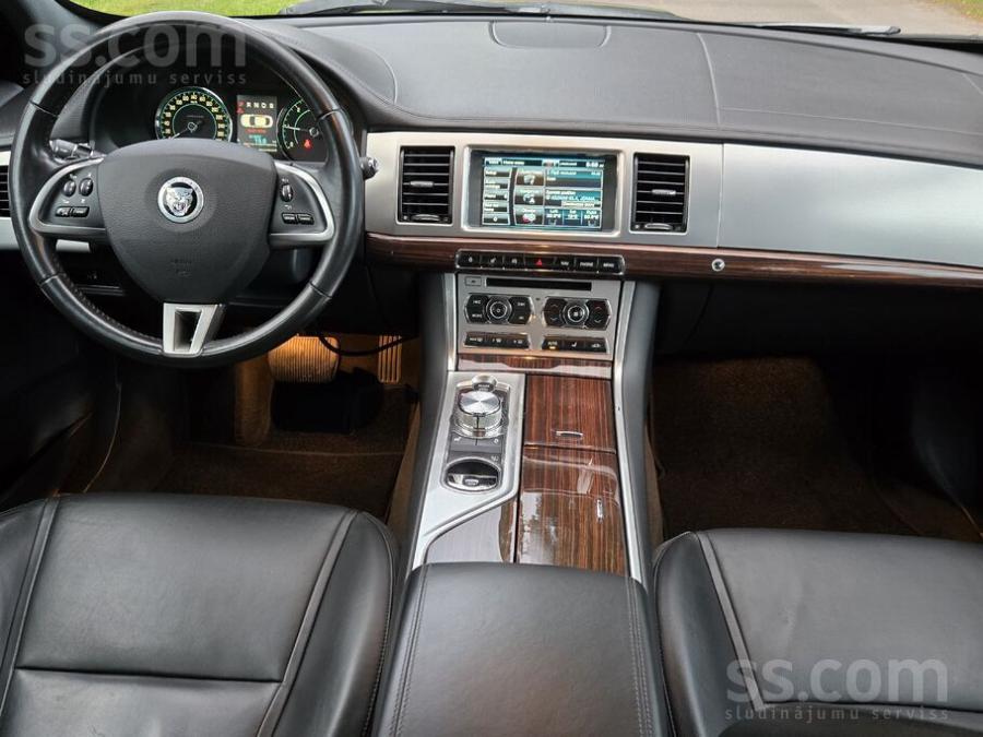 Black Jaguar XF 2015 in Jurmala, with an engine capacity of 2.20 L and mileage of 185 thousand km for 8500 €, photo 8 on AUTOMOTO.COM.LV