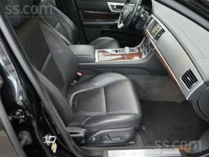 Black Jaguar XF 2015 in Jurmala, with an engine capacity of 2.20 L and mileage of 185 thousand km for 8500 €, photo 11 on AUTOMOTO.COM.LV