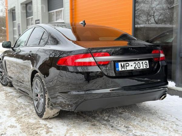 Black Jaguar XF 2015 in Riga, with an engine capacity of 2.20 L and mileage of 200 thousand km for 8150 €, photo 4 on AUTOMOTO.COM.LV