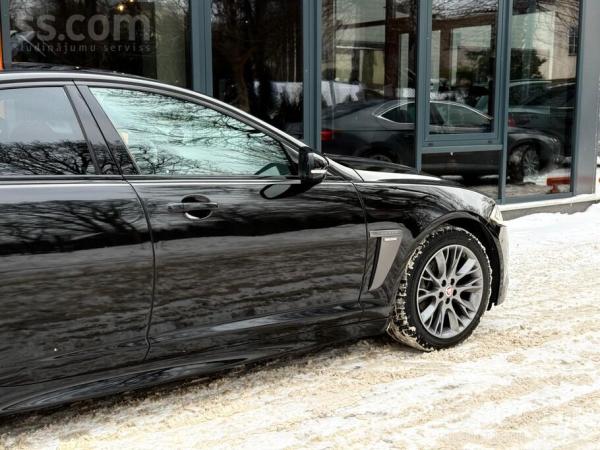 Black Jaguar XF 2015 in Riga, with an engine capacity of 2.20 L and mileage of 200 thousand km for 8150 €, photo 10 on AUTOMOTO.COM.LV