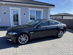 Black Jaguar XF 2015 in Klaipeda, with an engine capacity of 2.18 L and mileage of 136 thousand km for 9300 €, photo 6 on AUTOMOTO.COM.LV