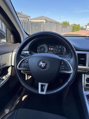 Black Jaguar XF 2015 in Klaipeda, with an engine capacity of 2.18 L and mileage of 136 thousand km for 9300 €, photo 8 on AUTOMOTO.COM.LV