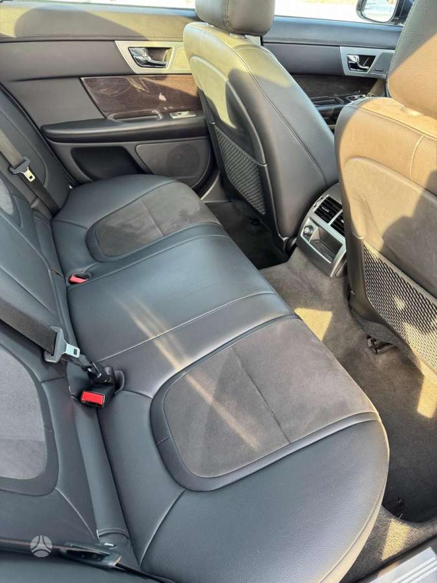 Black Jaguar XF 2015 in Klaipeda, with an engine capacity of 2.18 L and mileage of 136 thousand km for 9300 €, photo 13 on AUTOMOTO.COM.LV