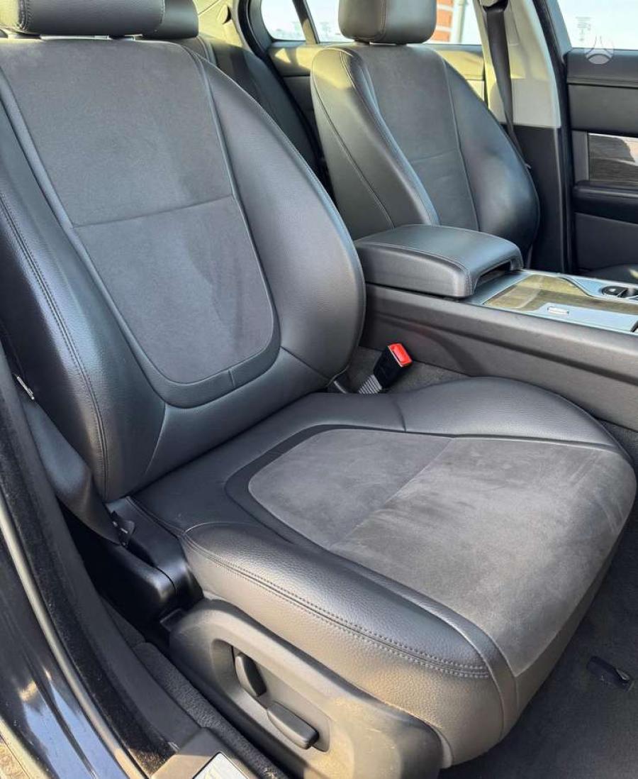 Black Jaguar XF 2015 in Klaipeda, with an engine capacity of 2.18 L and mileage of 136 thousand km for 9300 €, photo 14 on AUTOMOTO.COM.LV