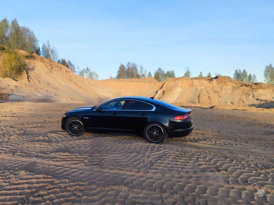 Melns Jaguar XF 2015 Viļņa, ar dzinēja tilpumu 2.18 L un nobraukumu 232 tūkst. km par 7450 €, foto 8 vietnē AUTOMOTO.COM.LV