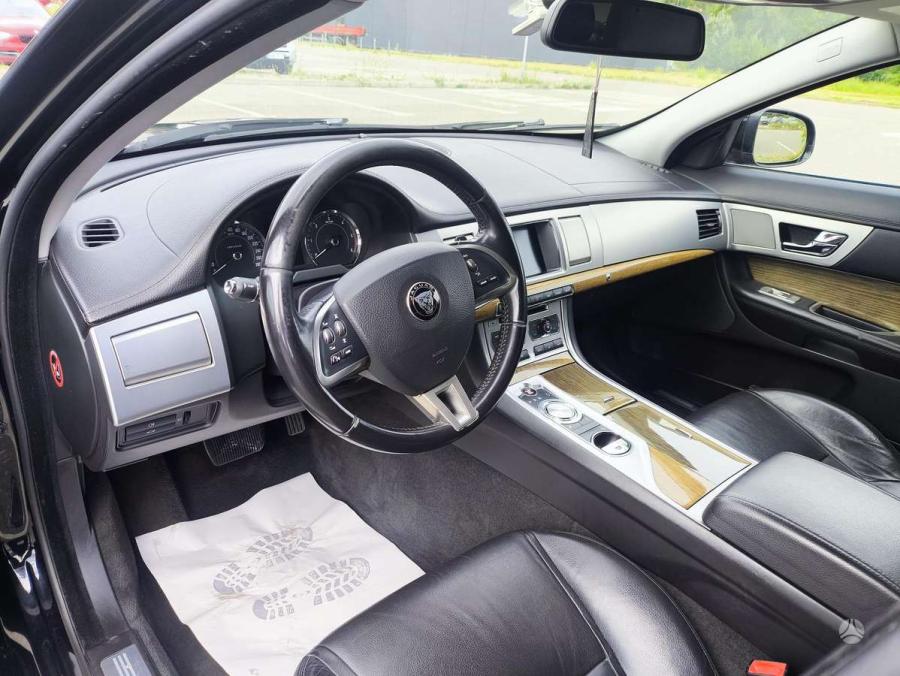 Melns Jaguar XF 2015 Viļņa, ar dzinēja tilpumu 2.18 L un nobraukumu 232 tūkst. km par 7450 €, foto 15 vietnē AUTOMOTO.COM.LV
