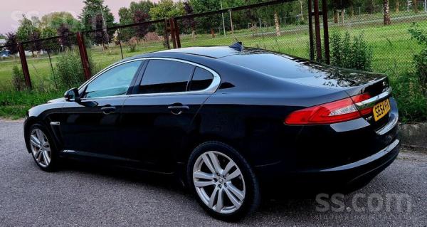 Melns Jaguar XF 2015 Jelgava, ar dzinēja tilpumu 2.20 L un nobraukumu 160 tūkst. km par 3800 €, foto 2 vietnē AUTOMOTO.COM.LV