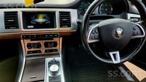Black Jaguar XF 2015 in Jelgava, with an engine capacity of 2.20 L and mileage of 170 thousand km for 3800 €, photo 12 on AUTOMOTO.COM.LV