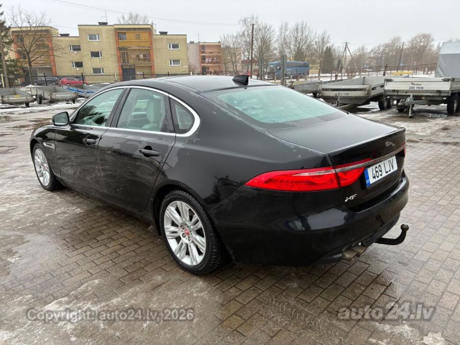 Black Jaguar XF 2016 in Parnu, with an engine capacity of 2.00 L and mileage of 175 thousand km for 12900 €, photo 5 on AUTOMOTO.COM.LV