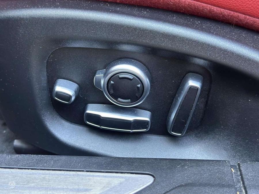 Melns Jaguar XF 2016 Viļņa, ar dzinēja tilpumu 3.00 L un nobraukumu 94 tūkst. km par 19300 €, foto 13 vietnē AUTOMOTO.COM.LV