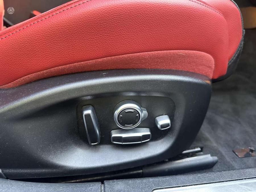 Melns Jaguar XF 2016 Viļņa, ar dzinēja tilpumu 3.00 L un nobraukumu 94 tūkst. km par 19300 €, foto 16 vietnē AUTOMOTO.COM.LV