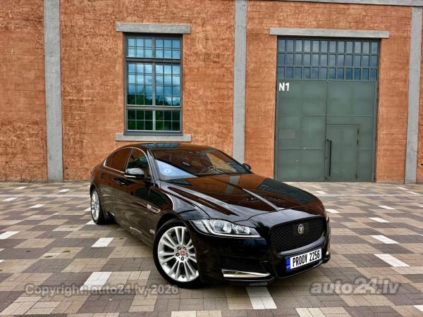 Black Jaguar XF 2016 in Tallinn, with an engine capacity of 2.00 L and mileage of 123 thousand km for 11999 €, photo 1 on AUTOMOTO.COM.LV