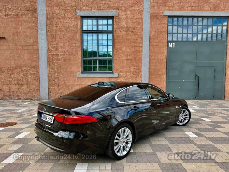 Melns Jaguar XF 2016 Tallina, ar dzinēja tilpumu 2.00 L un nobraukumu 123 tūkst. km par 11999 €, foto 5 vietnē AUTOMOTO.COM.LV