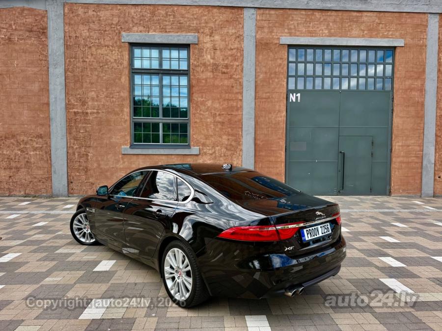 Melns Jaguar XF 2016 Tallina, ar dzinēja tilpumu 2.00 L un nobraukumu 123 tūkst. km par 11999 €, foto 7 vietnē AUTOMOTO.COM.LV