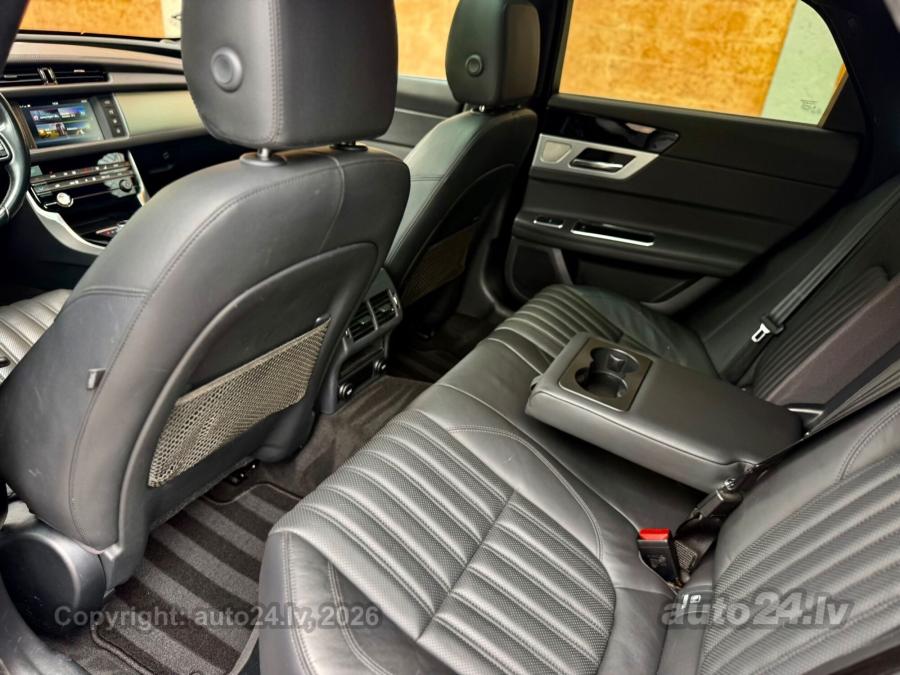 Melns Jaguar XF 2016 Tallina, ar dzinēja tilpumu 2.00 L un nobraukumu 123 tūkst. km par 11999 €, foto 14 vietnē AUTOMOTO.COM.LV