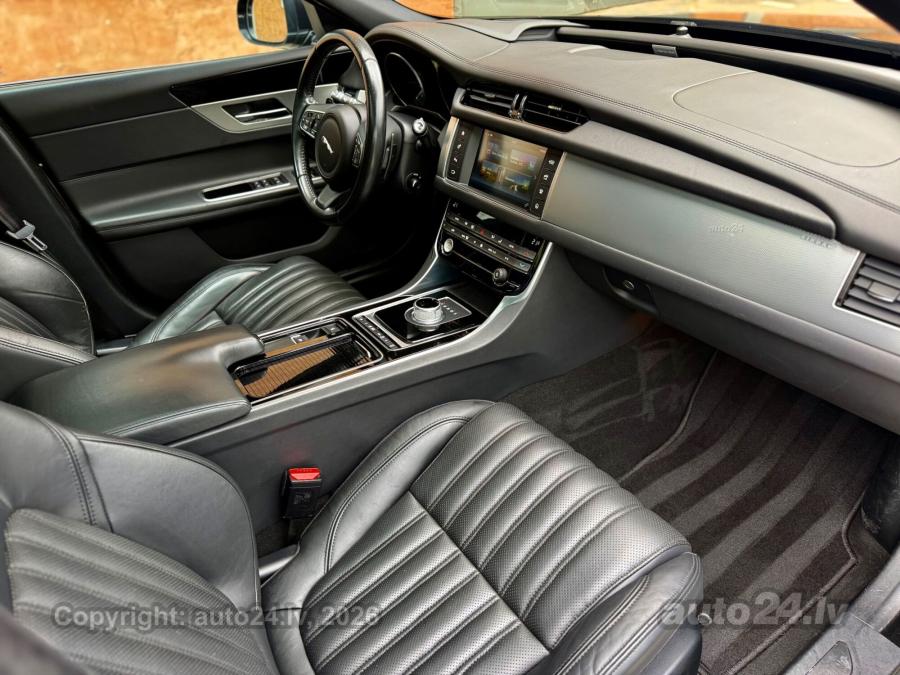 Melns Jaguar XF 2016 Tallina, ar dzinēja tilpumu 2.00 L un nobraukumu 123 tūkst. km par 11999 €, foto 16 vietnē AUTOMOTO.COM.LV