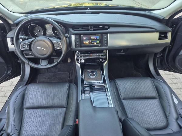 Melns Jaguar XF 2016 Tauragė, ar dzinēja tilpumu 2.00 L un nobraukumu 192 tūkst. km par 9400 €, foto 10 vietnē AUTOMOTO.COM.LV