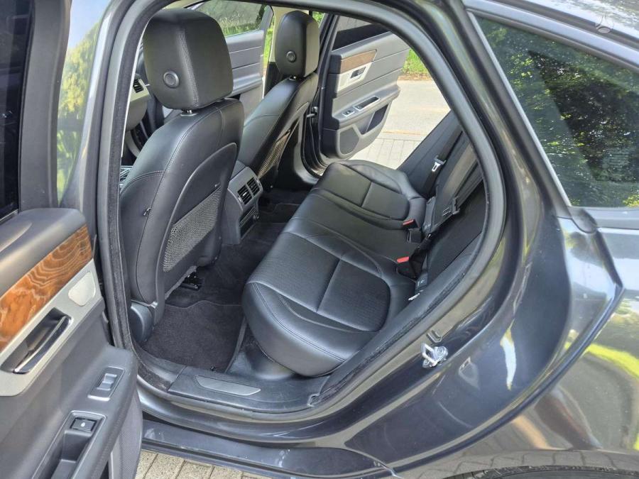 Melns Jaguar XF 2016 Tauragė, ar dzinēja tilpumu 2.00 L un nobraukumu 192 tūkst. km par 9400 €, foto 14 vietnē AUTOMOTO.COM.LV