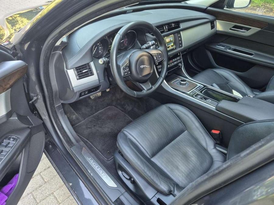 Melns Jaguar XF 2016 Tauragė, ar dzinēja tilpumu 2.00 L un nobraukumu 192 tūkst. km par 9400 €, foto 15 vietnē AUTOMOTO.COM.LV