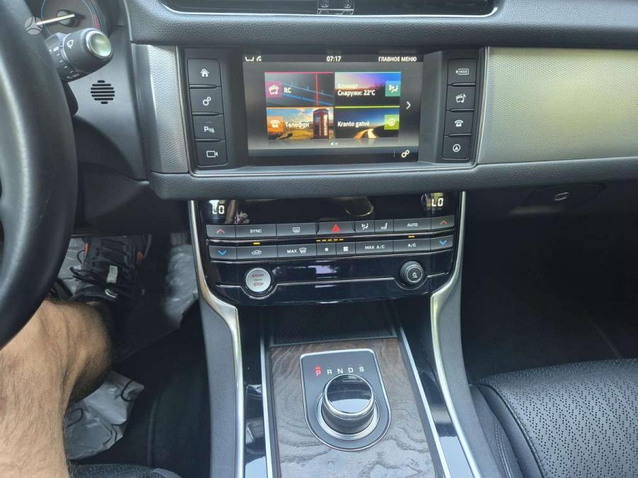 Melns Jaguar XF 2016 Tauragė, ar dzinēja tilpumu 2.00 L un nobraukumu 192 tūkst. km par 9400 €, foto 19 vietnē AUTOMOTO.COM.LV