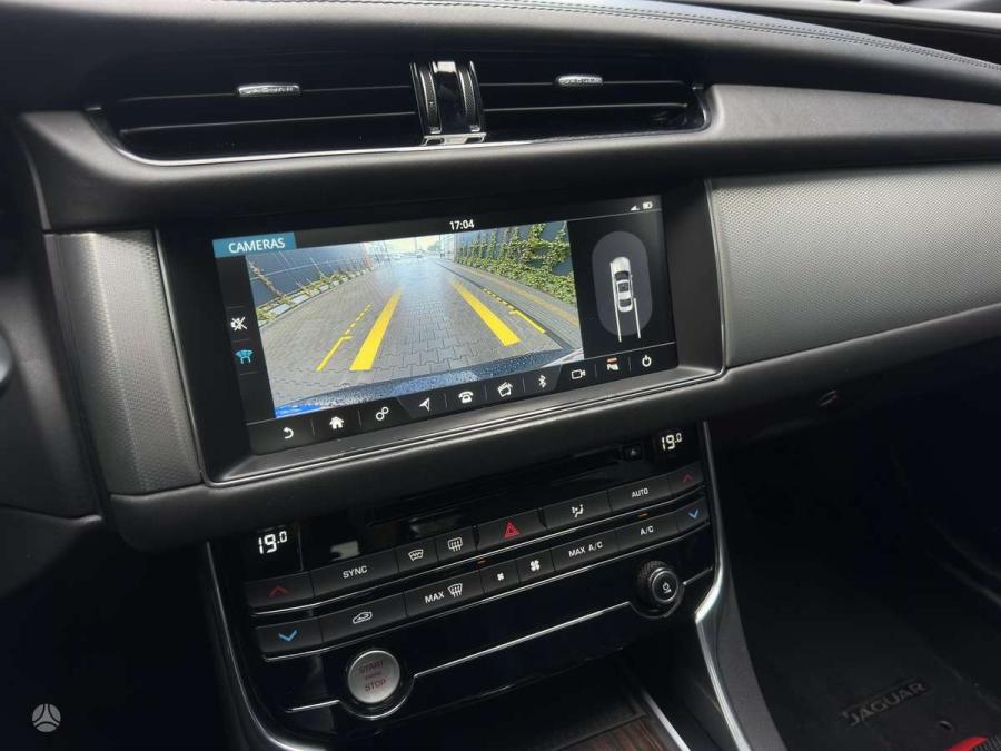 Melns Jaguar XF 2016 Klaipėda, ar dzinēja tilpumu 3.00 L un nobraukumu 274 tūkst. km par 11750 €, foto 25 vietnē AUTOMOTO.COM.LV