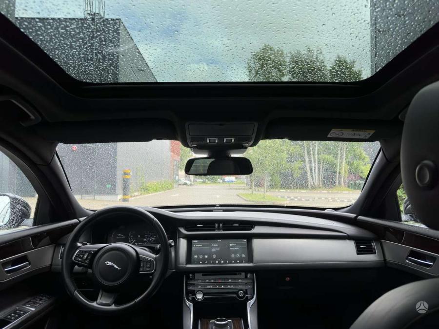 Melns Jaguar XF 2016 Klaipėda, ar dzinēja tilpumu 3.00 L un nobraukumu 274 tūkst. km par 11750 €, foto 27 vietnē AUTOMOTO.COM.LV