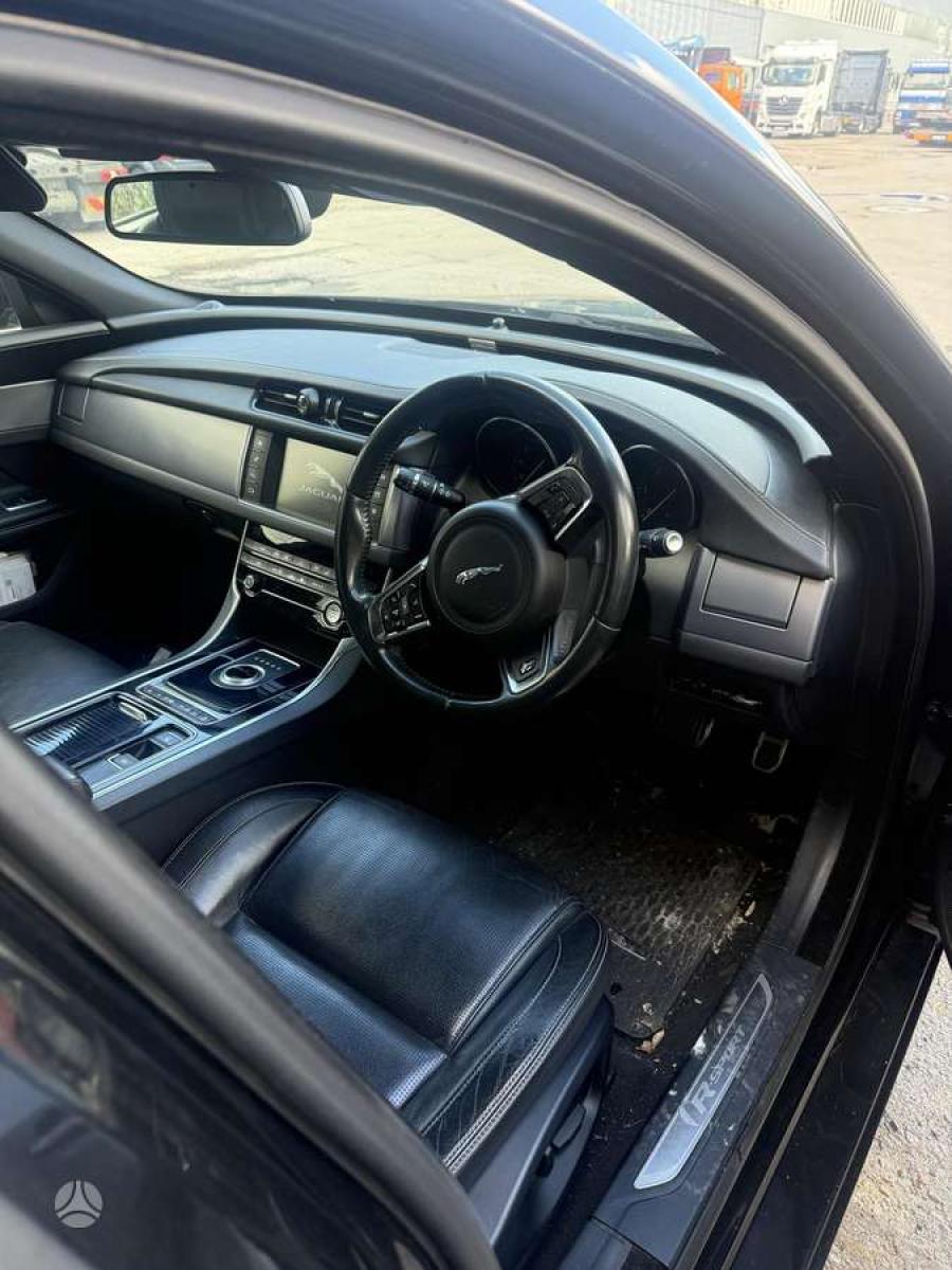 Black Jaguar XF 2016 in Panevezys, with an engine capacity of 0.00 L and mileage of 100 thousand km for 2500 €, photo 7 on AUTOMOTO.COM.LV
