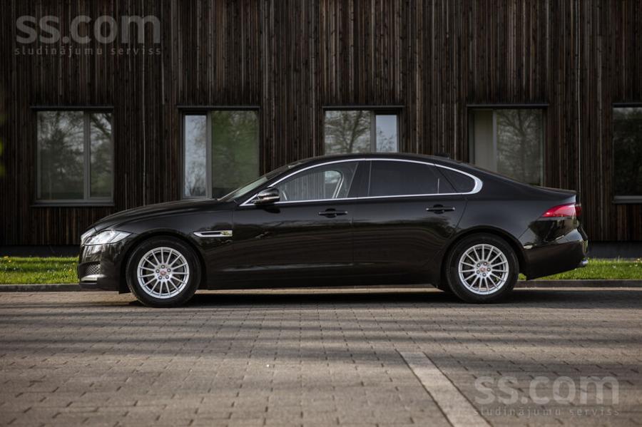 Black Jaguar XF 2017 in Riga, with an engine capacity of 2.00 L and mileage of 0 thousand km for 11900 €, photo 2 on AUTOMOTO.COM.LV