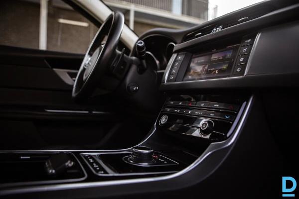 Black Jaguar XF 2017 in Riga, with an engine capacity of 2.00 L and mileage of 239 thousand km for 11900 €, photo 11 on AUTOMOTO.COM.LV