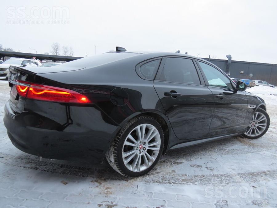 Black Jaguar XF 2017 in Riga, with an engine capacity of 2.00 L and mileage of 184 thousand km for 11490 €, photo 3 on AUTOMOTO.COM.LV
