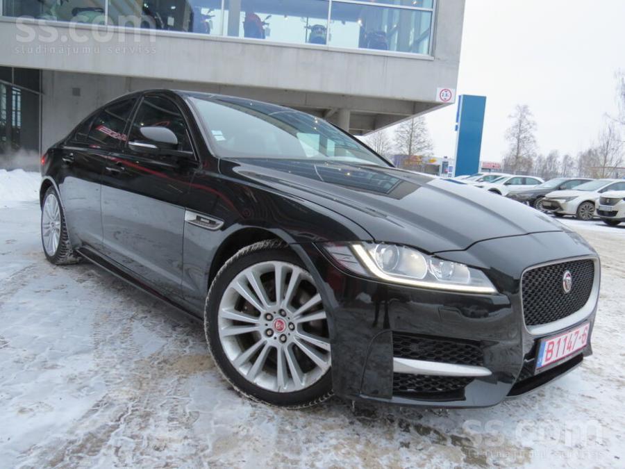 Black Jaguar XF 2017 in Riga, with an engine capacity of 2.00 L and mileage of 184 thousand km for 11490 €, photo 5 on AUTOMOTO.COM.LV
