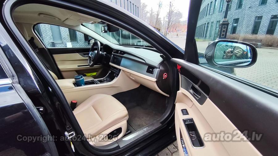 Black Jaguar XF 2017 in Tallinn, with an engine capacity of 2.00 L and mileage of 181 thousand km for 13500 €, photo 12 on AUTOMOTO.COM.LV