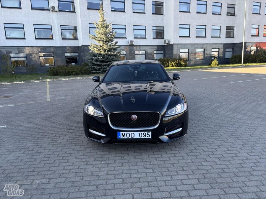 Black Jaguar XF 2017 in Vilnius, with an engine capacity of 2.00 L and mileage of 263 thousand km for 10200 €, photo 3 on AUTOMOTO.COM.LV