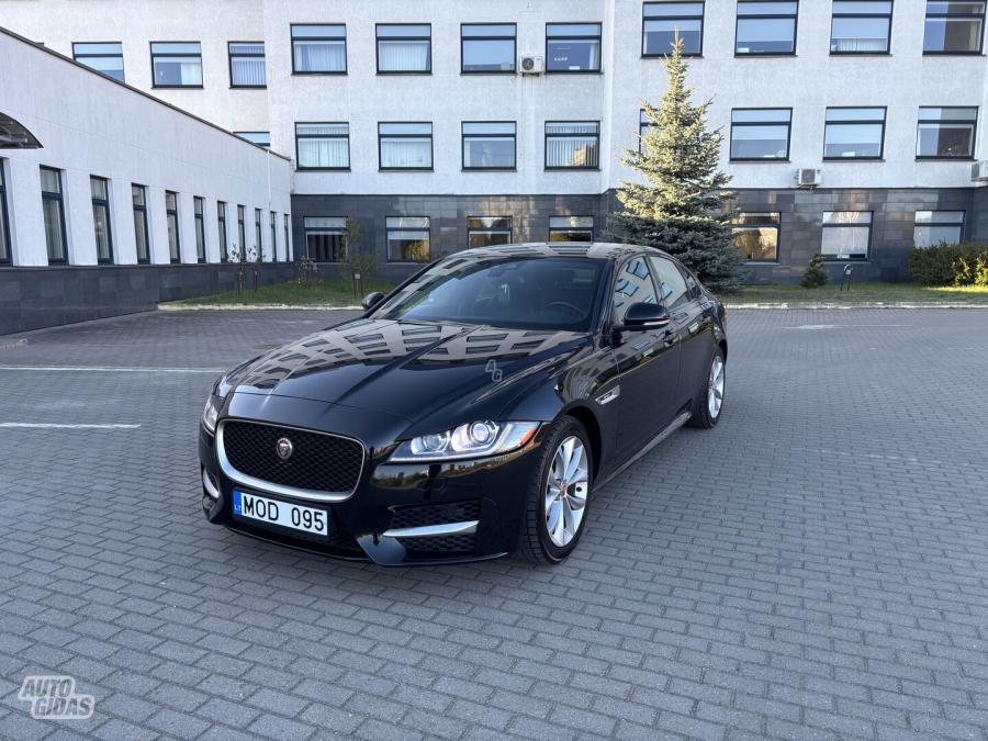 Black Jaguar XF 2017 in Vilnius, with an engine capacity of 2.00 L and mileage of 263 thousand km for 10200 €, photo 4 on AUTOMOTO.COM.LV